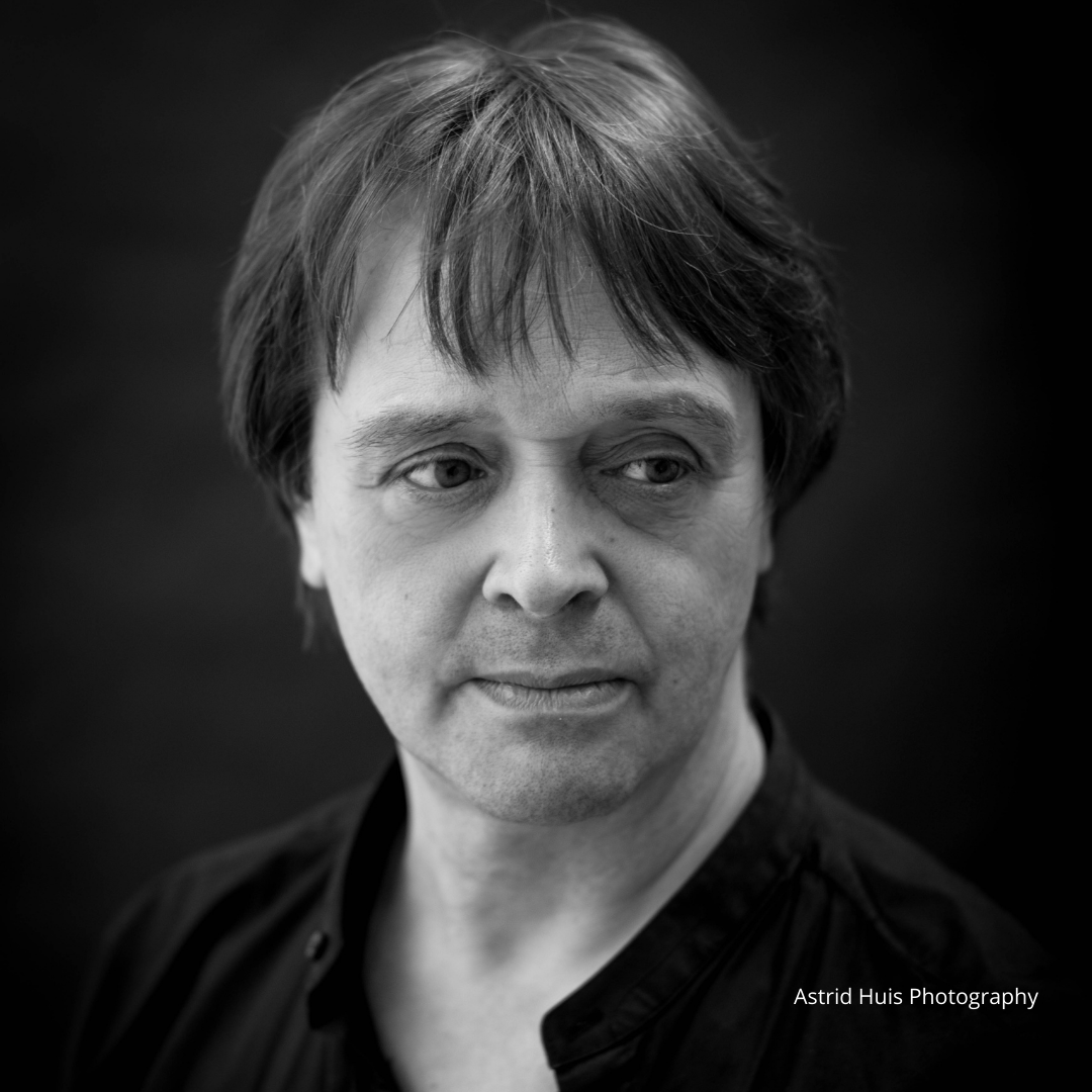 Een veelzijdige uitvaartspreker die jouw verhaal zuiver verwoordt